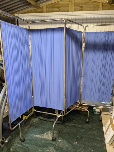 HOSPITAL MEDICAL PRIVACY Screen | Premium Doctor First Aid Screen £52. ...