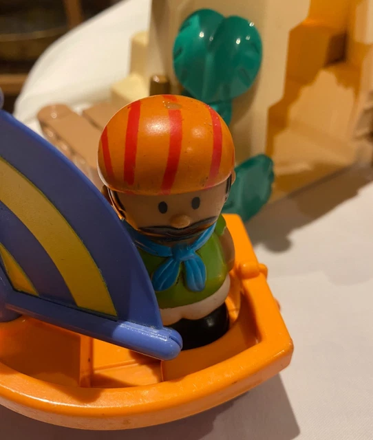 ELC HAPPYLAND PLASTIC Toy - PIRATE ISLAND with 1 Pirate Figure & 2 ...