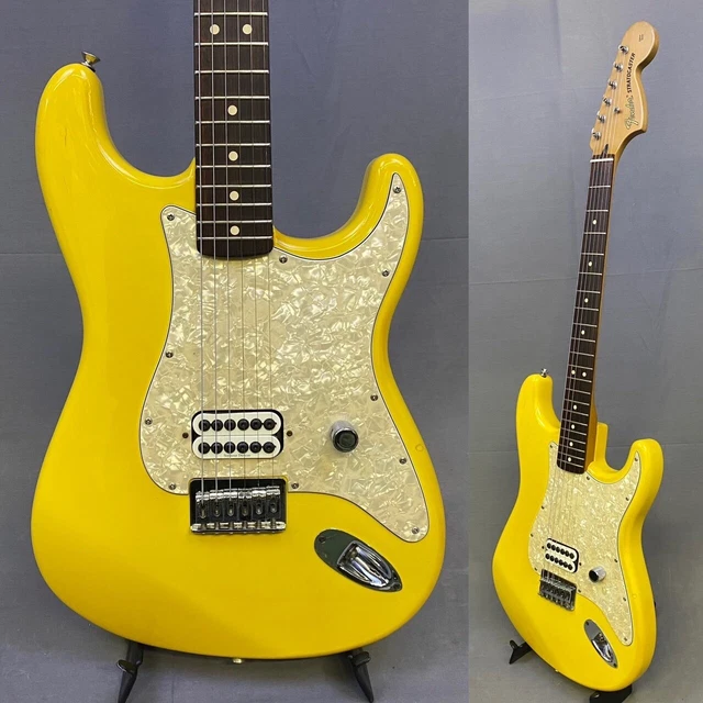 FENDER TOM DELONGE Artist Series Signature Stratocaster Graffiti jaune ...