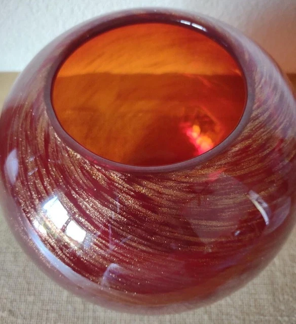 GORGEOUS AMAZING RUBY red rotund art glass vase with beautiful gold ...