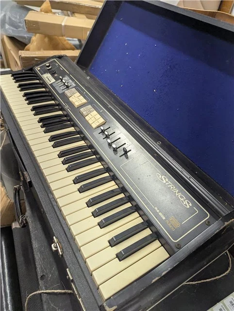 VINTAGE ROLAND RS-202 Strings Synthesizer (1976) - Untested - Original ...