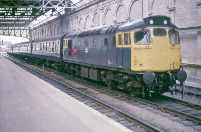 ORIGINAL 35MM SLIDE BR Class 27 no.27211 at Edinburgh Waverley +rights ...
