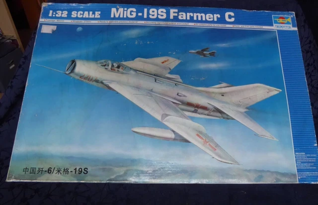 TRUMPETER 02207 1:32 Avion Maquette Mikoyan Gurevich MIG-19S FARMER C ...