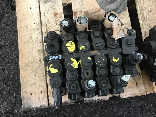 JCB TM420 CONTROL Valve Block P/N 400/A1210 (Smv3) £600.00 - PicClick UK