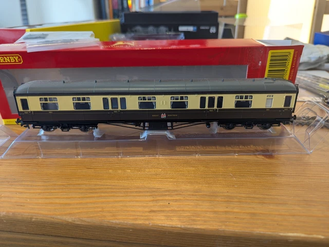 HORNBY R4505 HAWKSWORTH 1st Class Great Western 8001 OO Gauge £37.08 ...