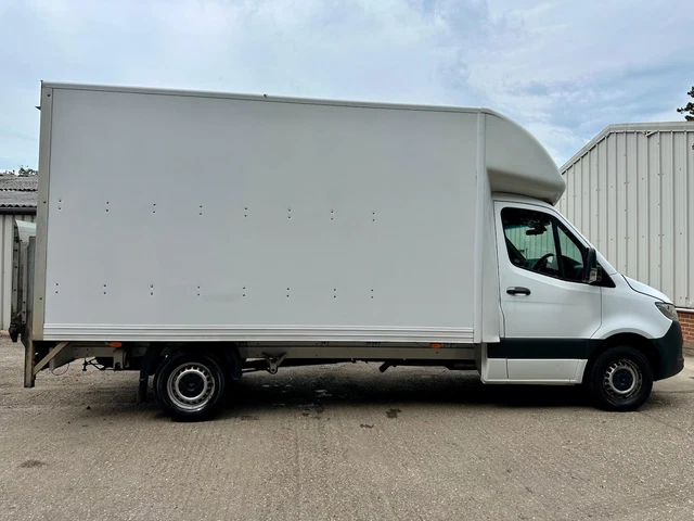 2021 MERCEDES-BENZ SPRINTER 3.5t Progressive Chassis Cab CHASSIS CAB ...