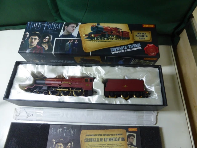 MODELZONE HORNBY 18ct Gold Plated Hogwarts Express Train R3082 Brand ...