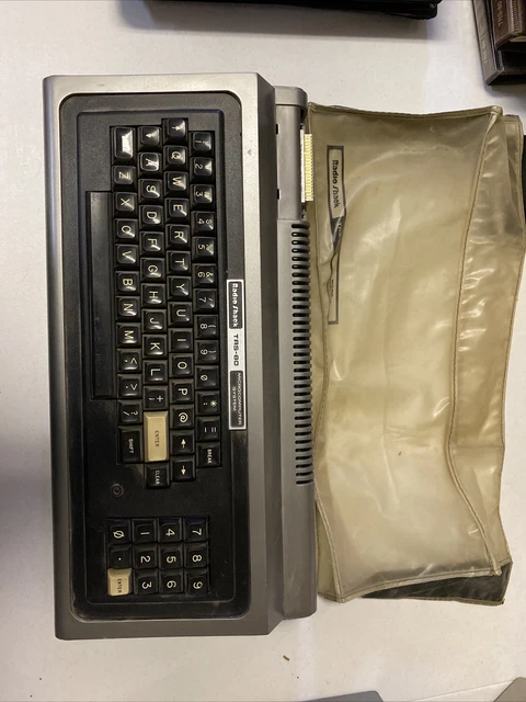 VINTAGE RADIO SHACK TRS-80 Tandy Microcomputer System Cat. No. 26-01006 ...