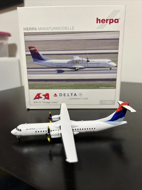 1:200 HERPA DELTA Connection ASA ATR-72 N643AS Colors in Motion Wavy ...