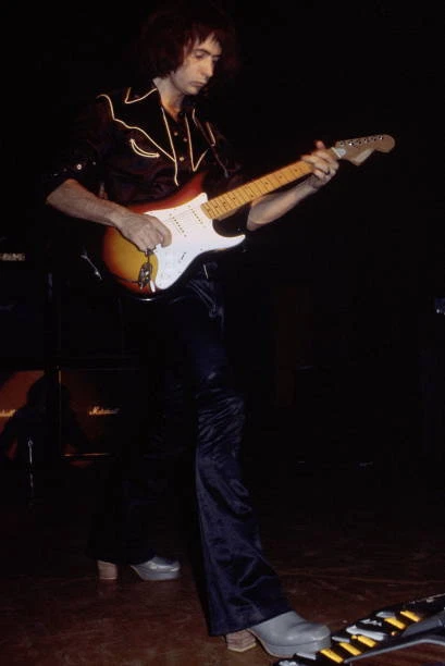 RITCHIE BLACKMORE OF Rainbow Performs On Stage London 1976 Old Music ...