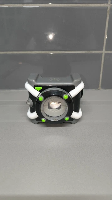 BEN 10 ULTIMATE Omnitrix Deluxe Watch FX Lights & Sounds BANDAI Alien ...