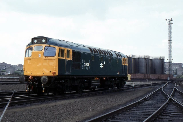 6X4 COLOUR RAILWAY photograph Class 27 27029 at Eastfield 04.80 £1.80 ...