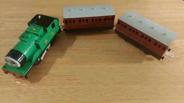 OLIVER - TOMY Trackmaster - Thomas & Friends Motorized Battery-Powered ...