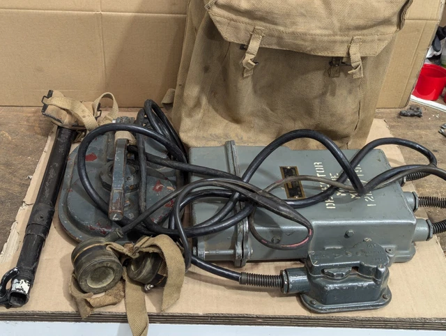 OLD VINTAGE WW2 British Army Metal Detector Model 4A. Please Read £150. ...