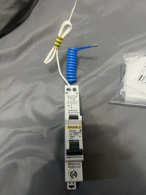 SQUARE D, RCBO B6A-30mA 6kA [DOM06B6R30] Schneider Electric. £10.00 ...