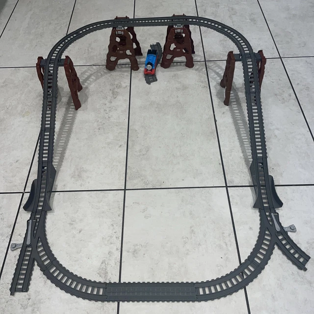 THOMAS THE TANK Engine Trackmaster Track Bundle Random F Com Post £15. ...