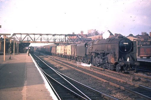 ORIGINAL COLOUR SLIDE of 92042 BR Standard 9F steam loco £8.10 ...