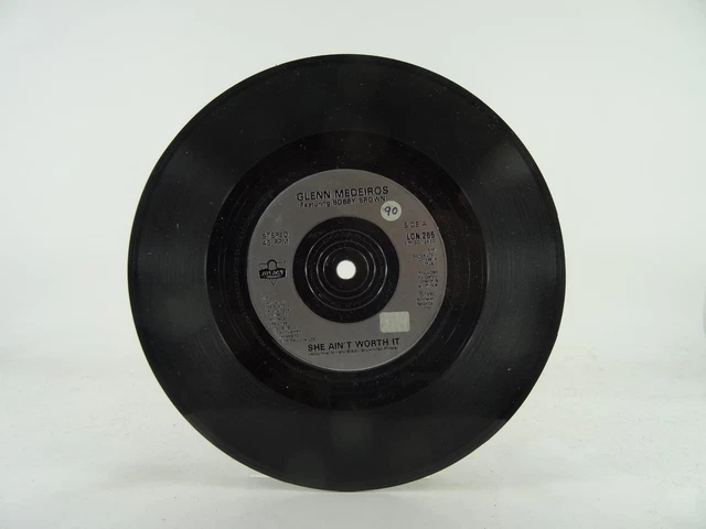 GLENN MEDEIROS (FT BOBBY MARRON) SHE AIN'T WORTH IT (102) 2 pistes 7 ...