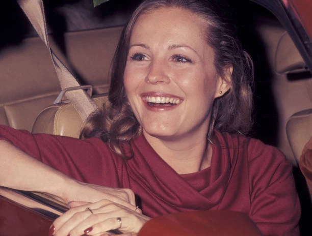 TRISH STEWART ATTENDS Tv Affiliates Dinner 1977 Tv Old Photo 3 £5.68 ...