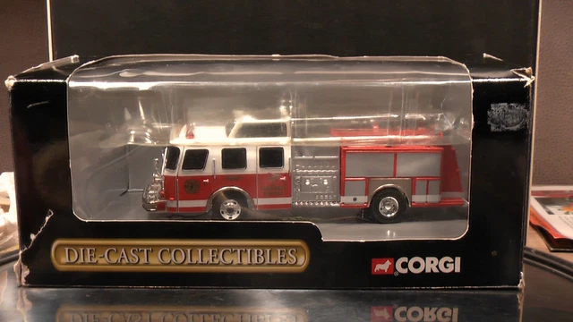 FEUERWEHR FIRE ENGINE Pompiers Corgi 54702 E-One Side Mount Pumper 1:50 ...