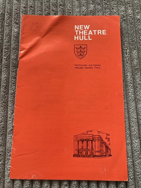 NEW HULL THEATRE Programme Signed Sam Kelly Geoffrey Hughes Tony ...