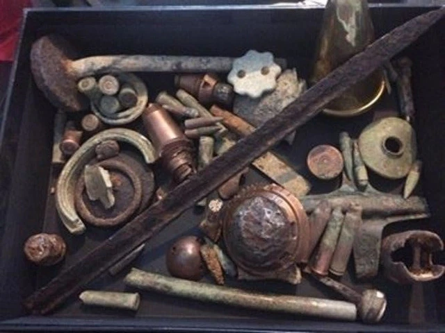 WW1 RELICS FOUND In The Battlefield At Somme - Metal Detector Findings ...