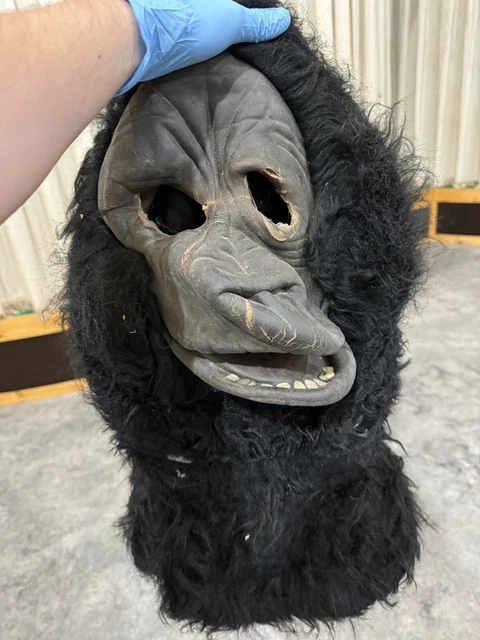 SHOWBIZ PIZZA ROCK Afire Explosion Fatz Geronimo Latex Mask And Head ...