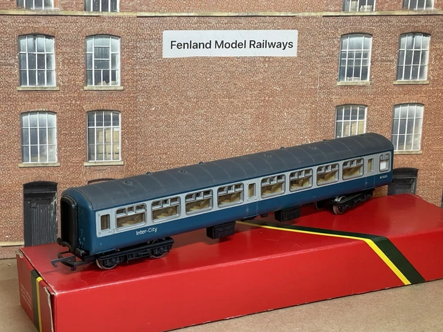 HORNBY OO GAUGE Model Railway R921 British Rail InterCity MK2 Coach £13 ...