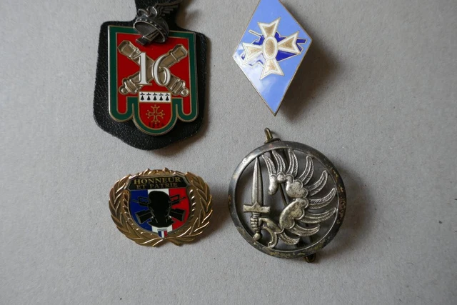 MILITARY BADGES 16TH Artillery Armored Division 2nd REP Beret Badge and ...