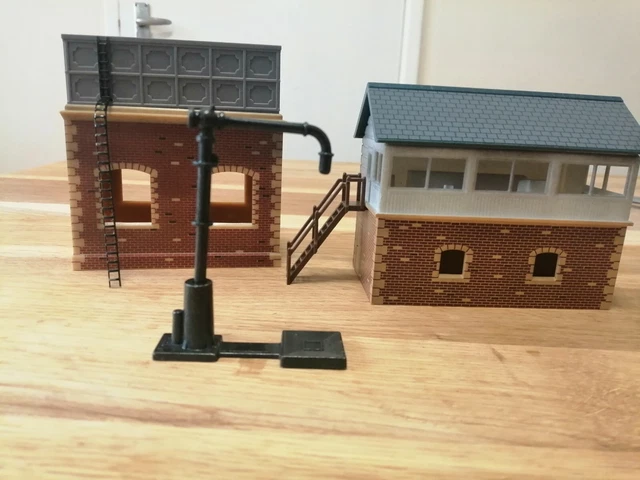 THOMAS AND FRIENDS Hornby Signal Box And Water Tower £6.50 - PicClick UK