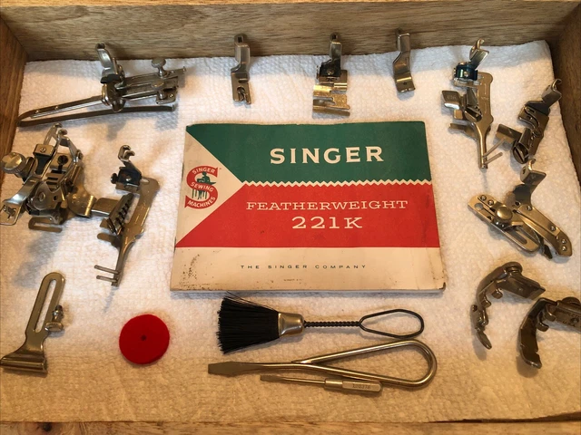 VTG DELUXE SINGER Featherweight 221 Sewing Machine Attachment Set ...