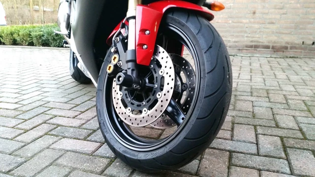 YAMAHA YZF R9 2025-2026 Front Wheel Crash Protection Pucks Knobs ...