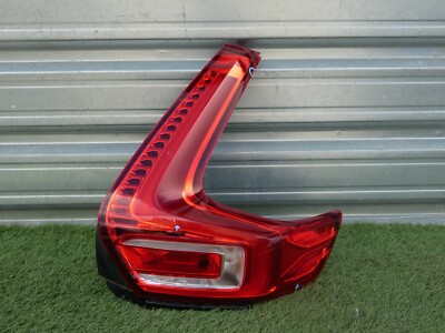 GENUINE VOLVO XC40 2018-2022 Rear Tail Light Right 31446791 £200.00 ...