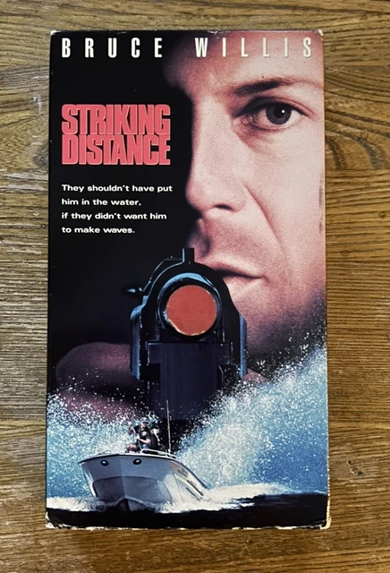 STRIKING DISTANCE VHS 1994 Bruce Willis Sarah Jessica Parker £7.24 ...