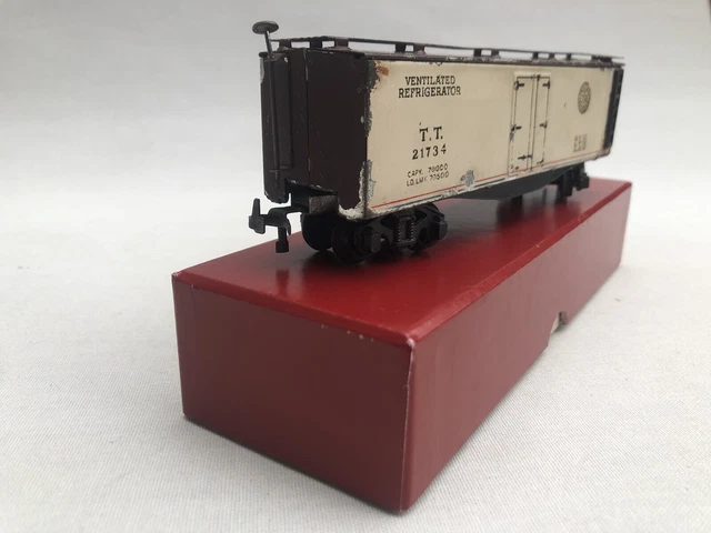 TRIX TTR 686 HO Gauge Ventilated Refrigerator Box Car Reefer 21734 ...