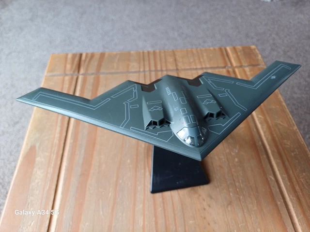 ATLAS EDITIONS 1:200 Diecast Northrop B2 Spirit USAF Stealth Bomber ...