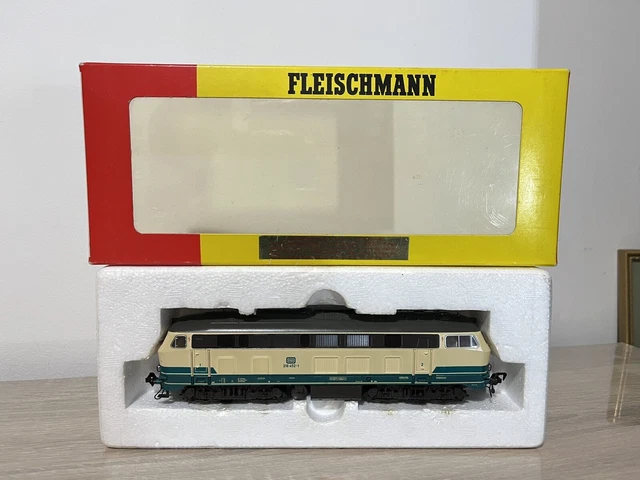 FLEISCHMANN HO 4933 DB BR 218 Blue/Cream DIESEL LOCO - c/w track ...
