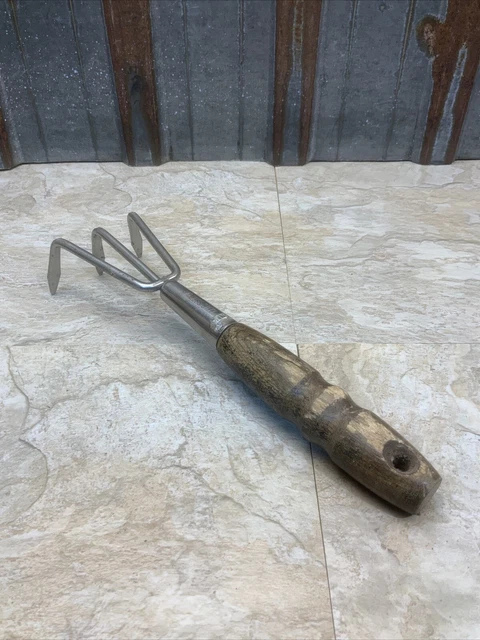 VINTAGE 3 TINE Garden Hand Claw Cultivator Fork Rake Dig Weed $14.99 ...