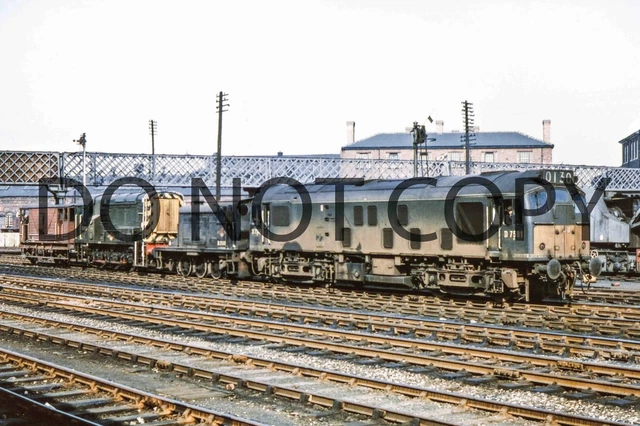 UK DIESEL TRAIN Railway Photograph Of Class 25 Loco D7581. Rm25-310 £1. ...