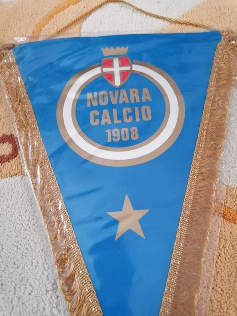 GAGLIARDETTO CALCIO FOOTBALL CLUB pennant wimpel FANION BANDERÌN NOVARA ...