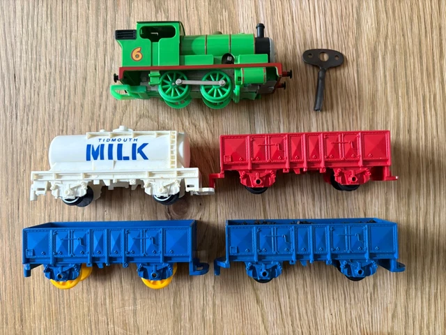 HORNBY R198 PERCY Clockwork Tank Engine Locomotive c/w KEY + 4 Trucks ...