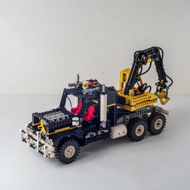 LEGO 8868 TECHNIC / Air Tech Claw Rig Pneumatic Crane Truck (1992) £137 ...