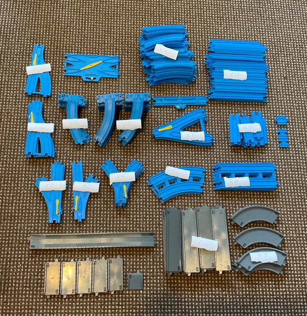 TOMY TRACKMASTER THOMAS the Tank Engine Track and Road 162 Pieces. £59. ...