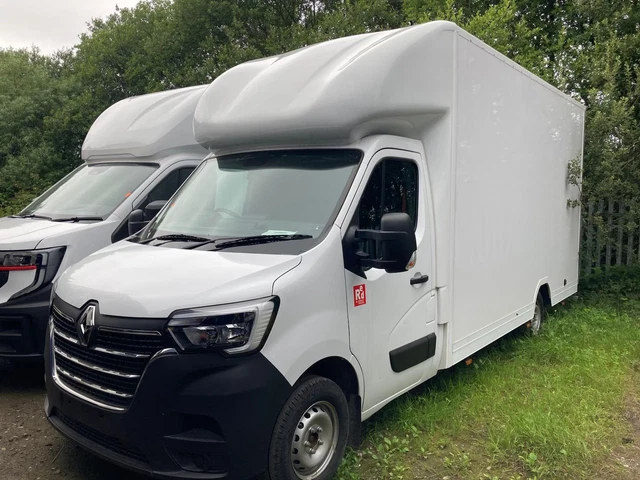 RENAULT MASTER LL35 ENERGY Blue dCi 145 Start Luton Low loader Luton ...