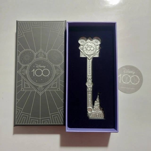 DISNEY CLE KEY 100 Years Disney EL 2023 / Disneyland Paris Exclusive ...
