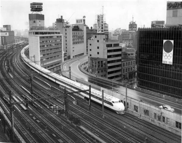 THE FIRST SHINKANSEN Bullet Train Runs After Departing From Tok 1964 ...