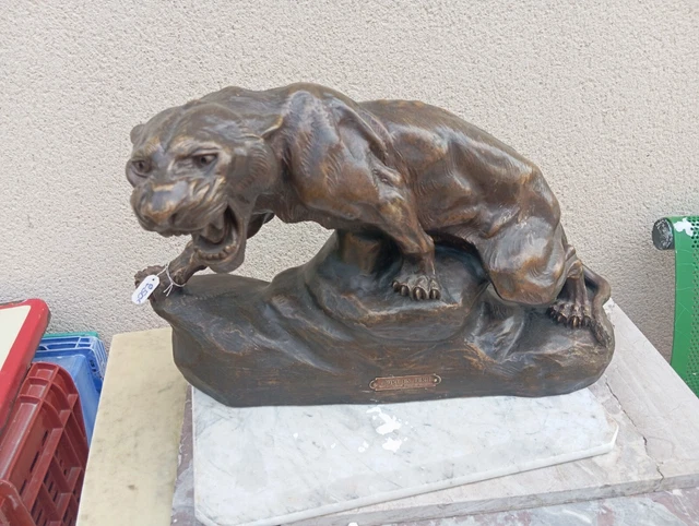 STATUE &LIONNE EN FURIE ", Signée THOMAS CARTIER (1879-1943) en terre ...