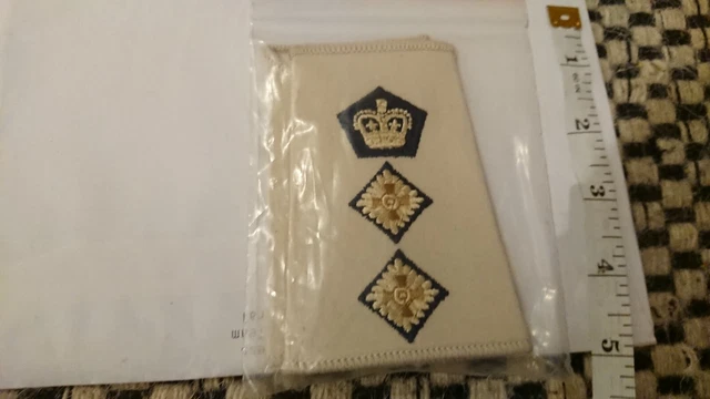 BRITISH ARMY COLONEL Rank Slides Epaulettes Cream X2 £8.00 - PicClick UK