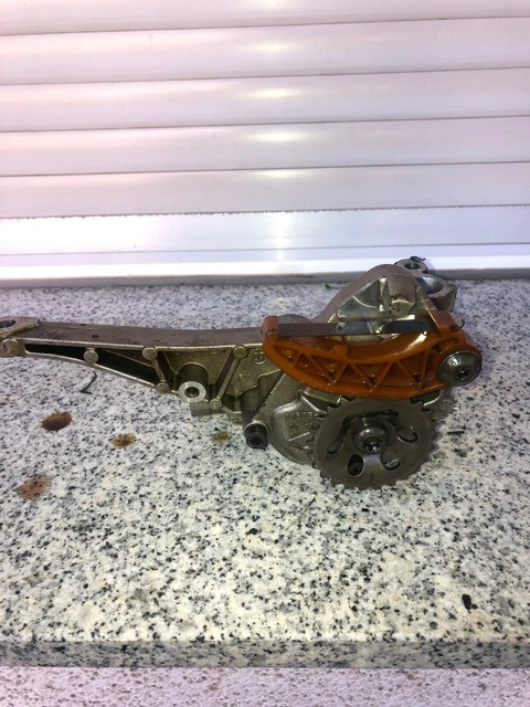 ORIGINAL MERCEDES ÖLPUMPE M272 A2721800501 W203 W204 W211 W207 W221 ...