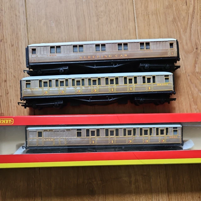 HORNBY R448 R4332 R4063 LNER Teak Composite Coaches Brake & Sleeping ...